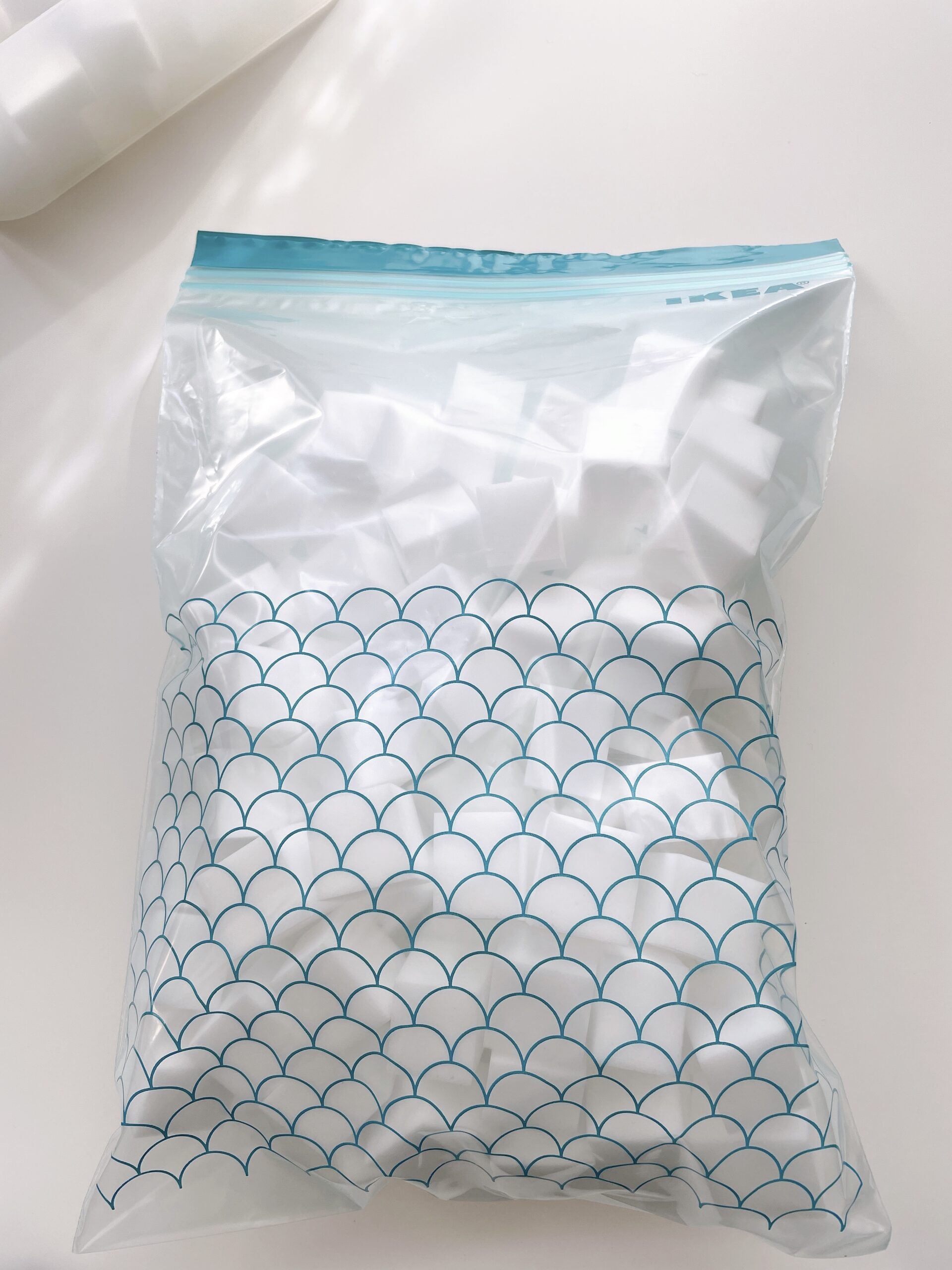 ちぎるはご法度！「メラミンスポンジ」は包丁が、きれいなサイコロに | marute こすぎりさ